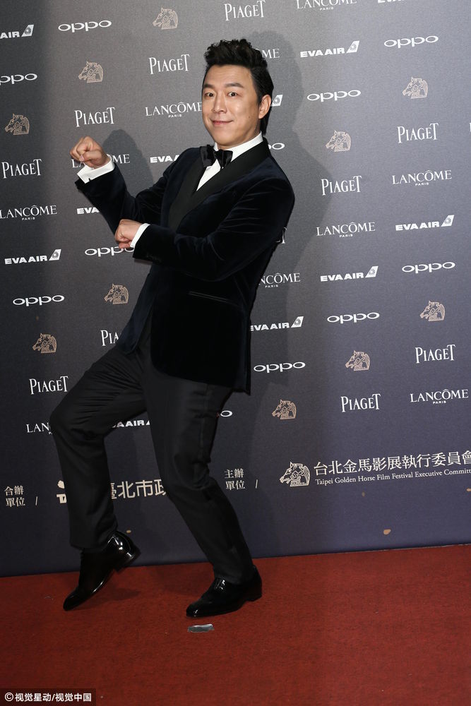 黄渤再获影帝提名 现场搞怪“马到成功”_新闻频道__中国青年网